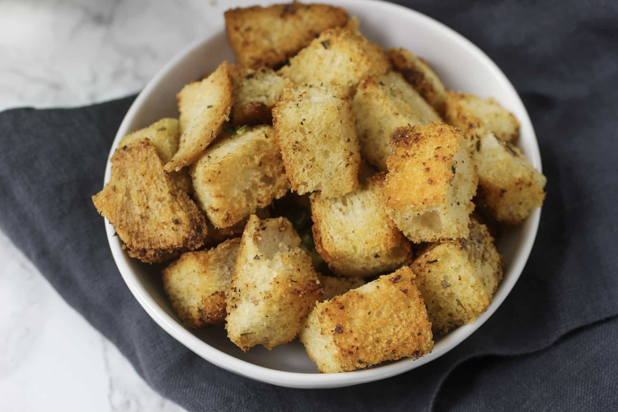 Easy Homemade Croutons - Cooking Up Memories