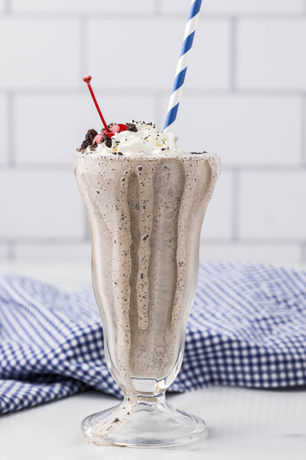 Oreo Milkshakes - Cooking Up Memories
